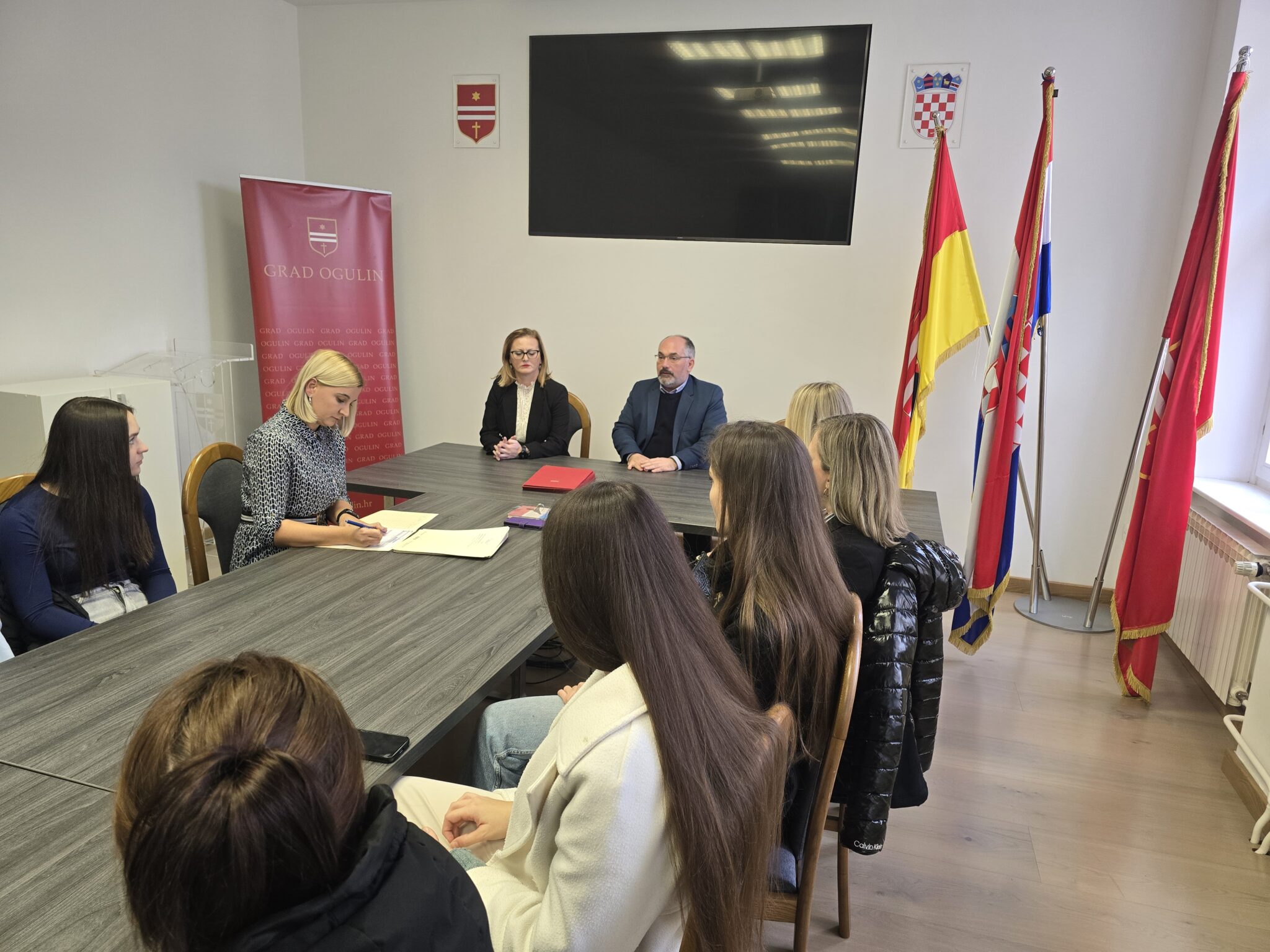 Grad Ogulin dodijelio učeničke stipendije za školsku godinu 2025./2026 ...